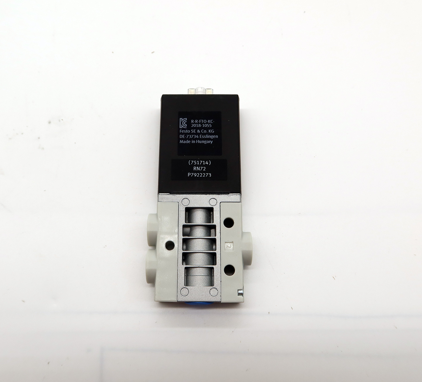 Festo 525147 Solenoid valve 24V New and Original